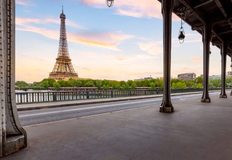 20 Best Eiffel Tower Photo Spots in Paris (+ a Free map to Find Them ...