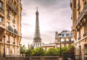 20 Best Eiffel Tower Photo Spots in Paris (+ a Free map to Find Them ...