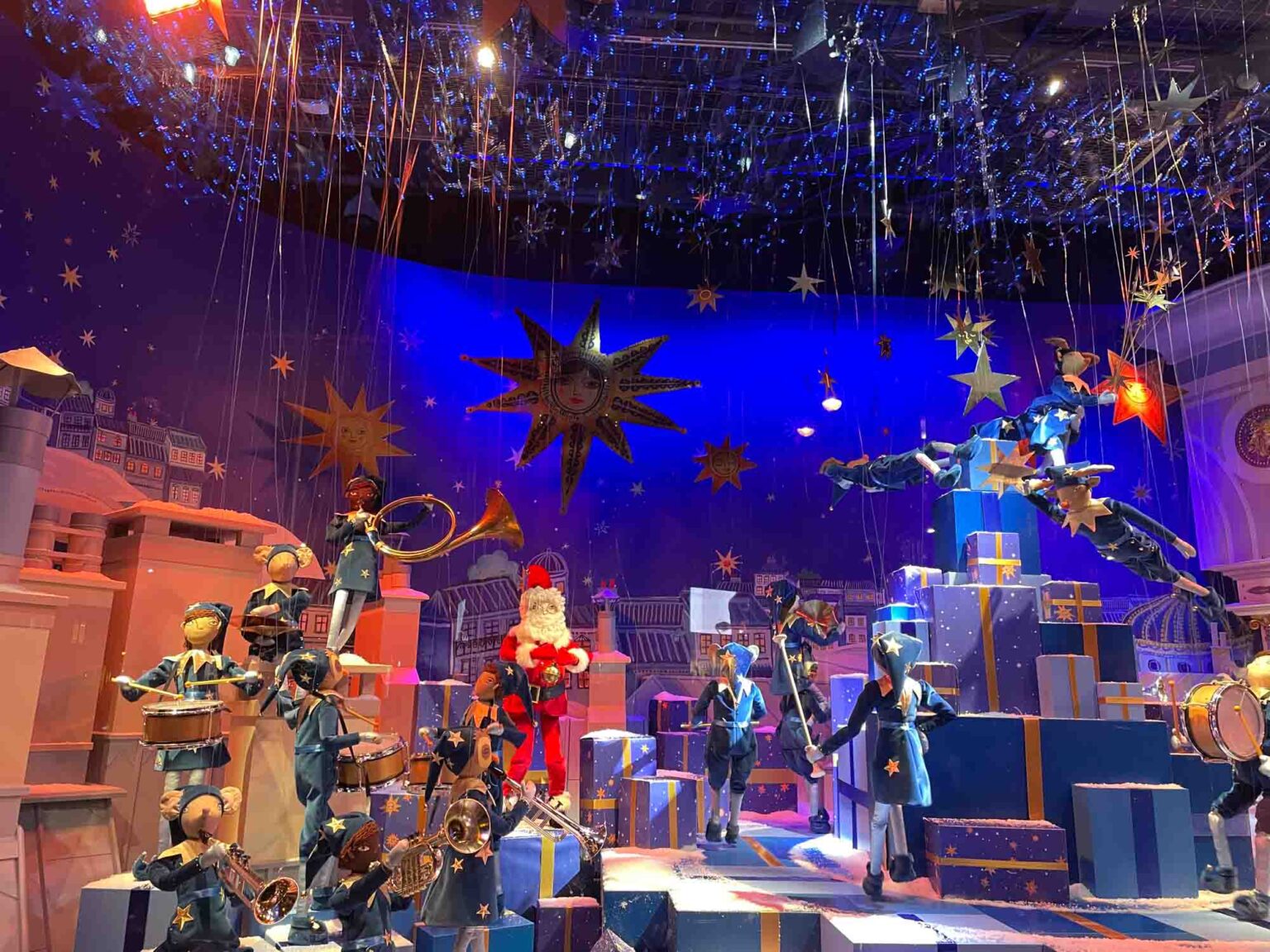 Christmas In Paris: 14 Fun Things To Do In Paris At Christmas - Dreams ...