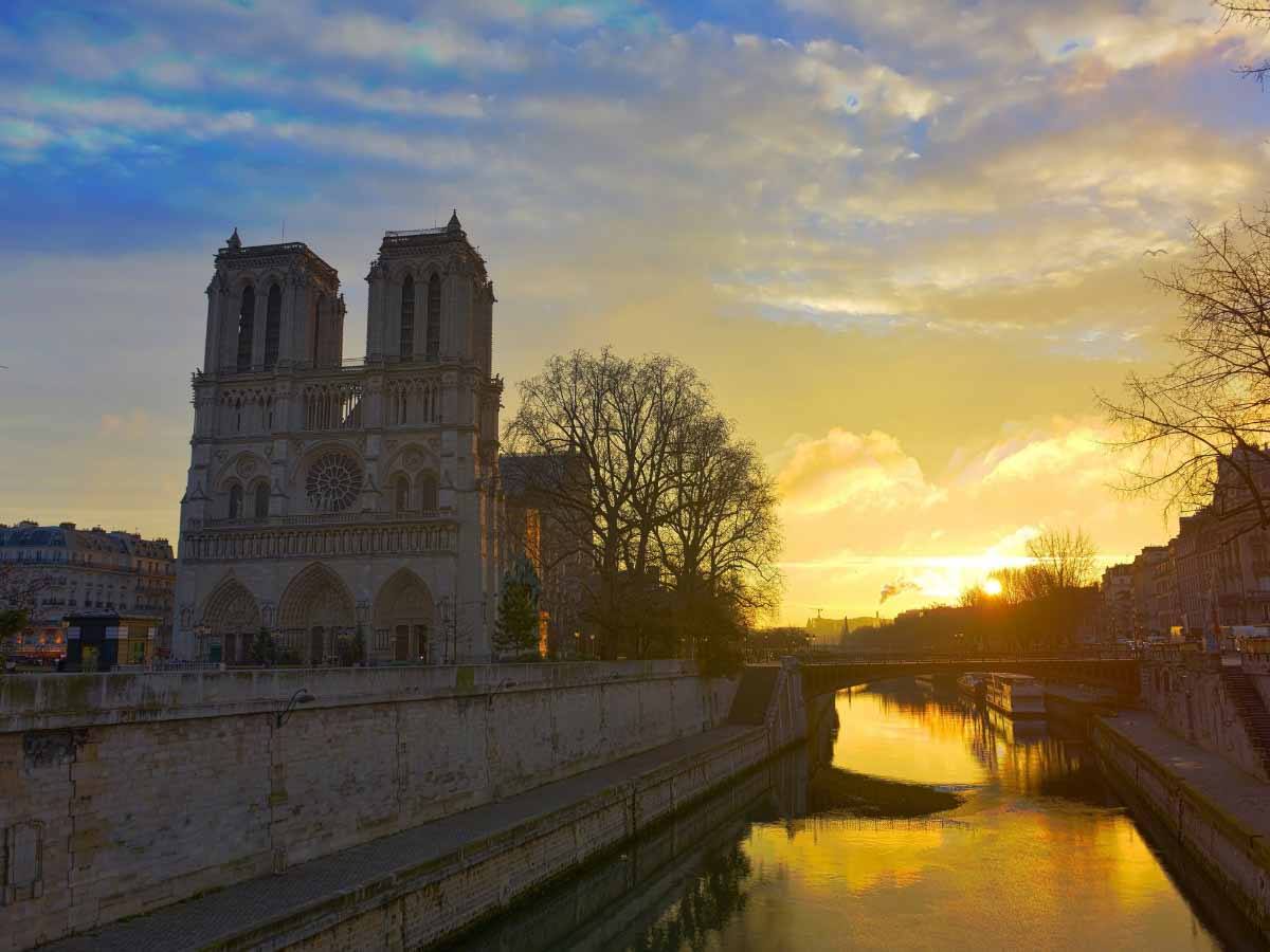 Paris sunrise: 6 Stunning Places to Watch The Sunrise In Paris (+ A ...