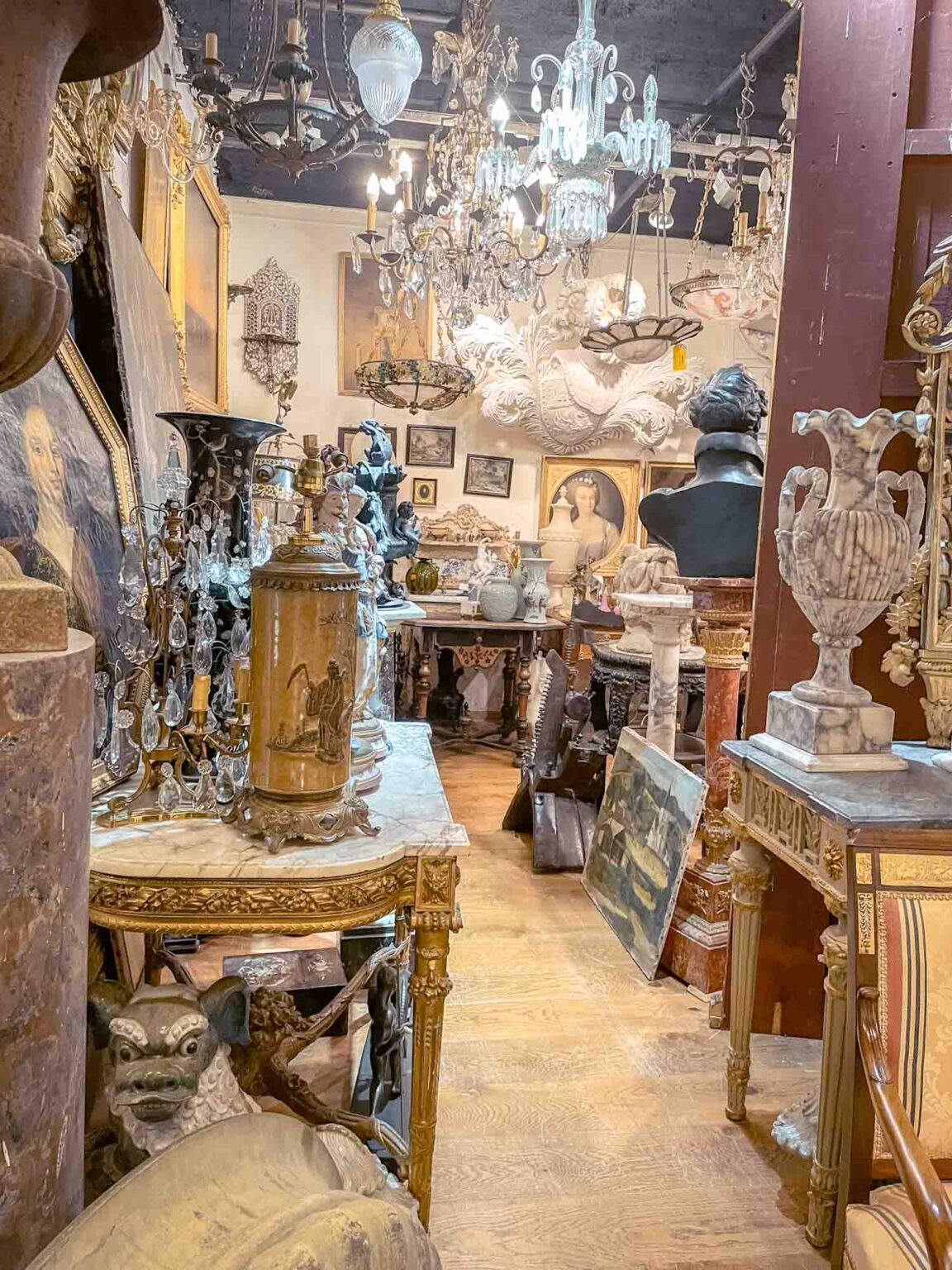 19 Best Souvenirs From Paris That Will Remind You of Your Trip - Dreams ...