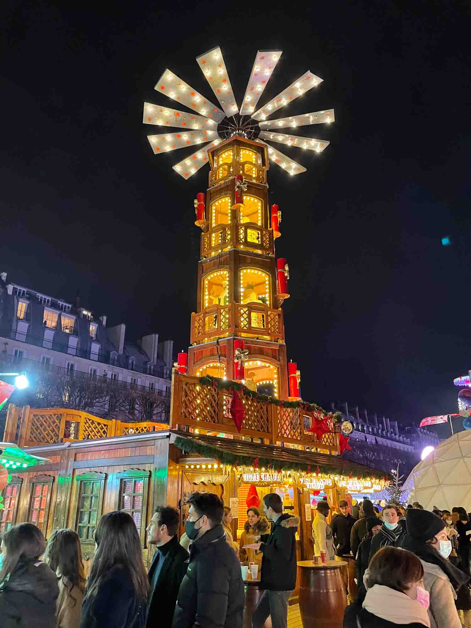 Christmas In Paris: 14 Fun Things To Do In Paris At Christmas - Dreams ...