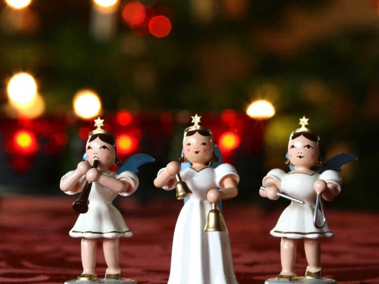 Christmas In Paris: 14 Fun Things To Do In Paris At Christmas - Dreams ...