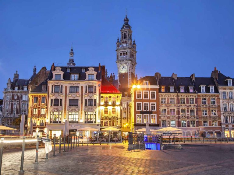 14 Beautiful Towns & Cities Near Paris That Are Worth Visiting - Dreams ...