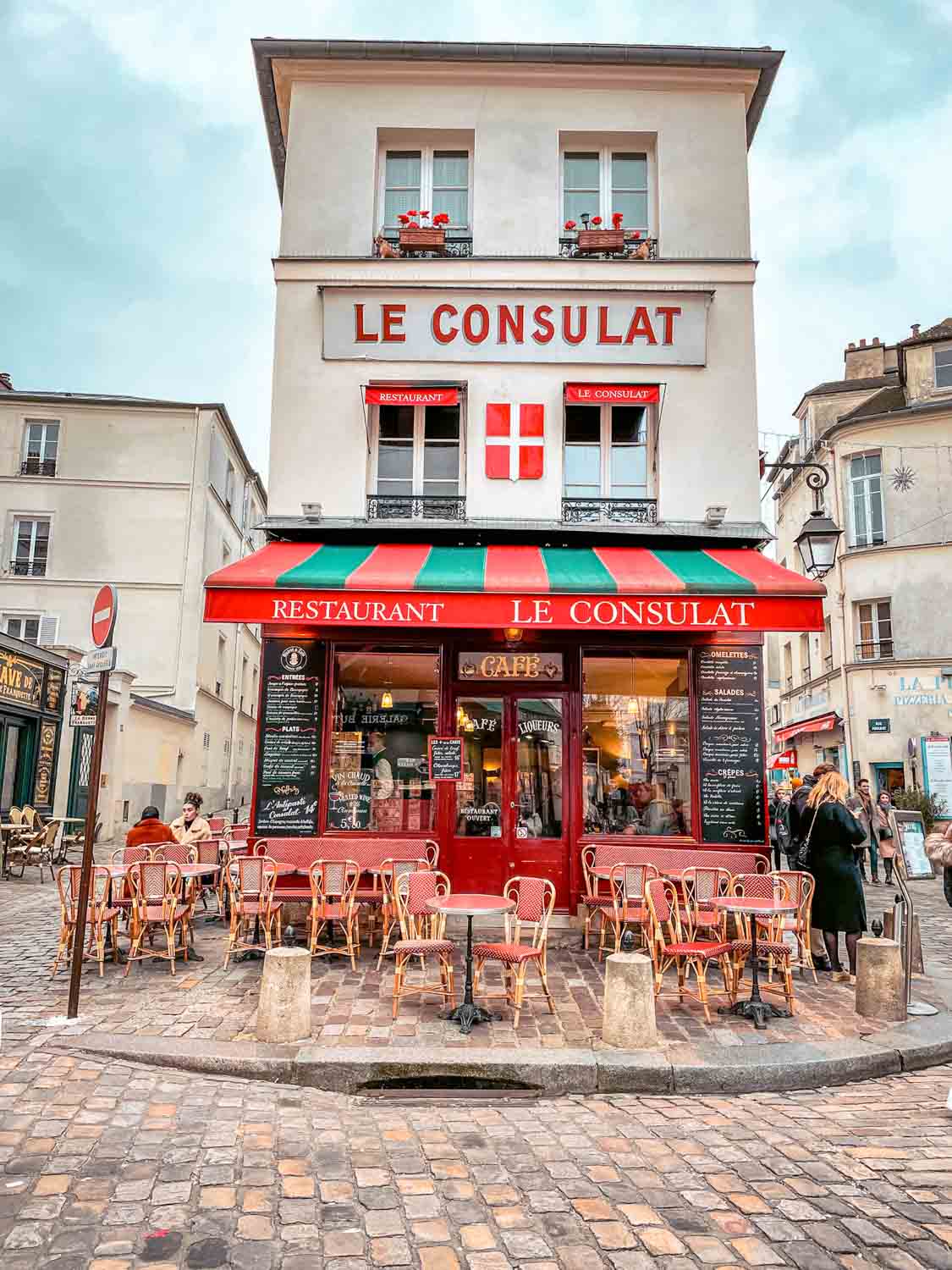 17 Best Restaurants In Montmartre, Paris - Dreams in Paris