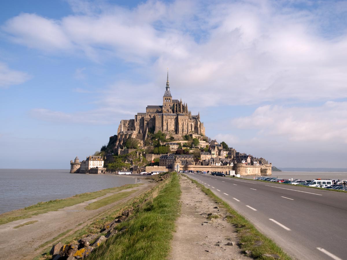 14 Beautiful Towns & Cities Near Paris That Are Worth Visiting - Dreams ...