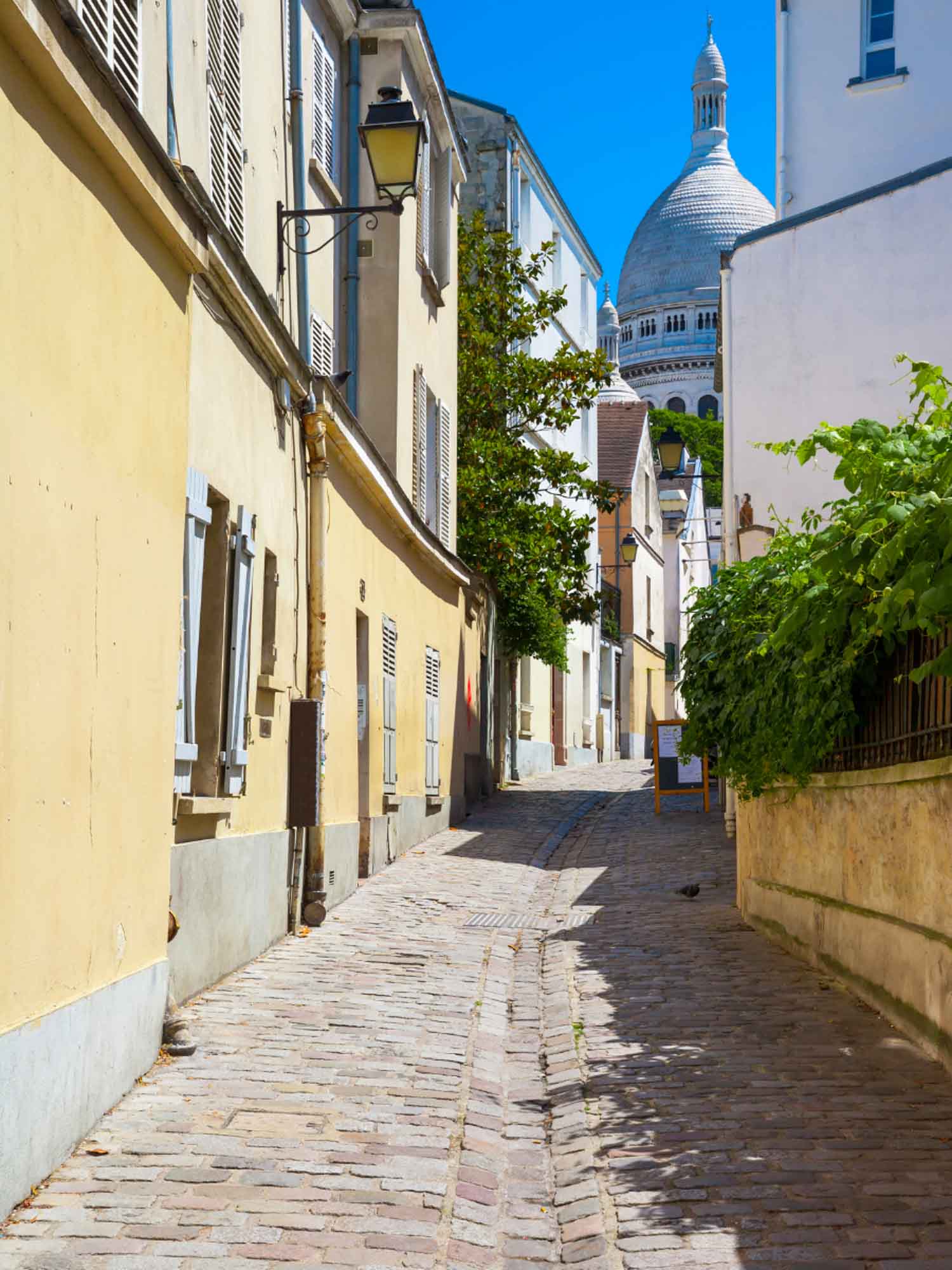 16 Prettiest Streets In Paris Worth Visiting - Dreams in Paris