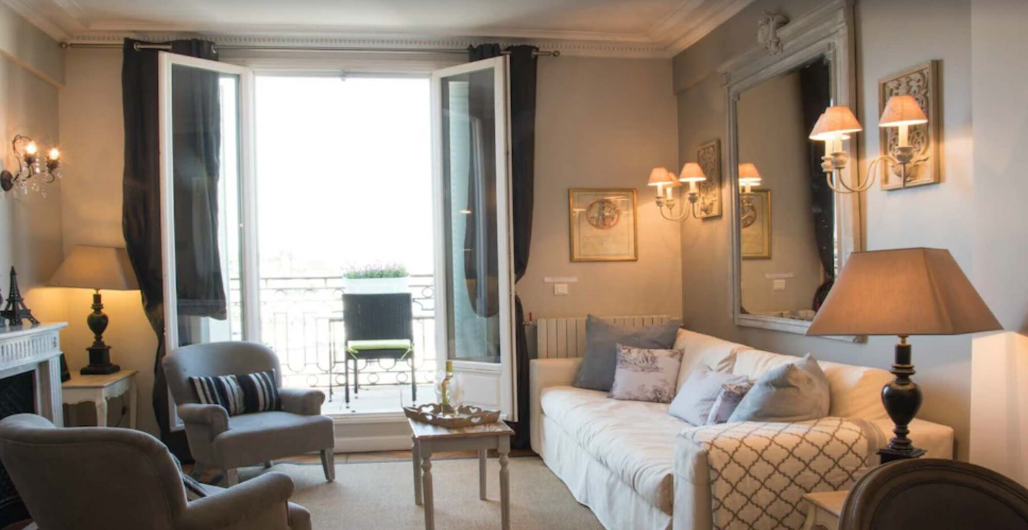 15 Best Paris Apartments And Airbnb with Eiffel tower views - Dreams in ...