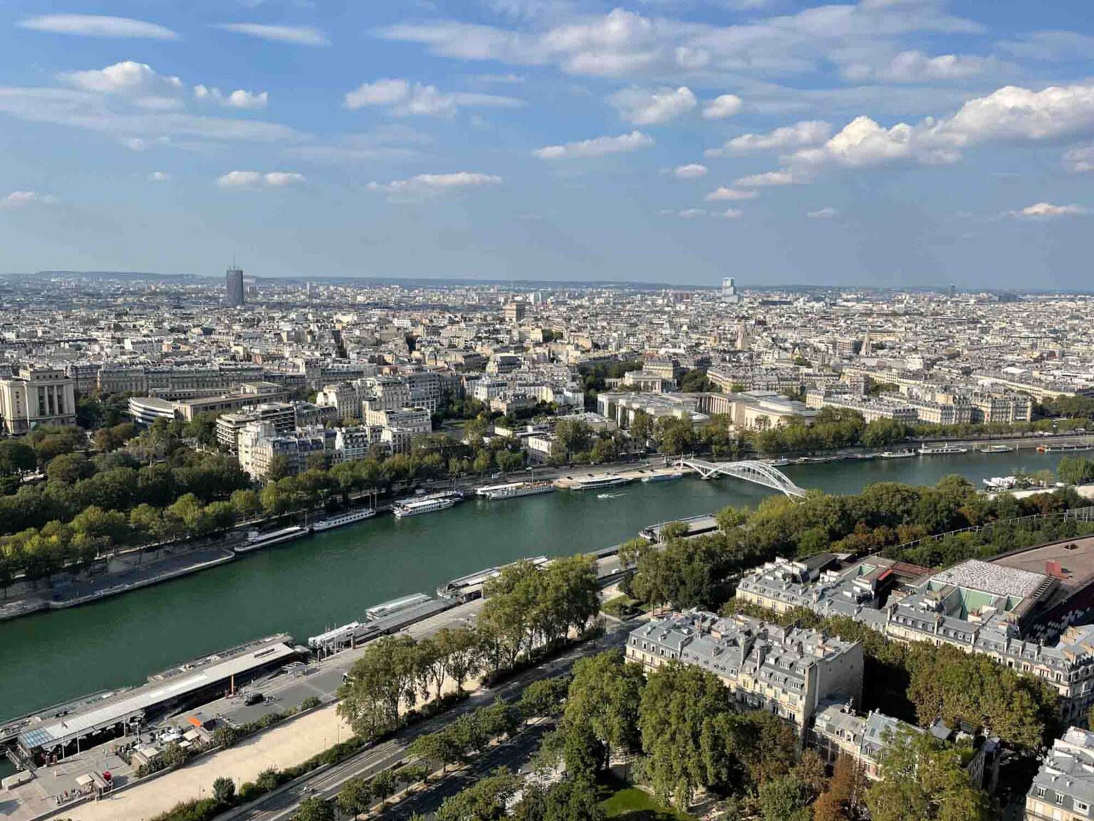 7 Practical Tips For Visiting The Eiffel Tower In Paris - Dreams in Paris