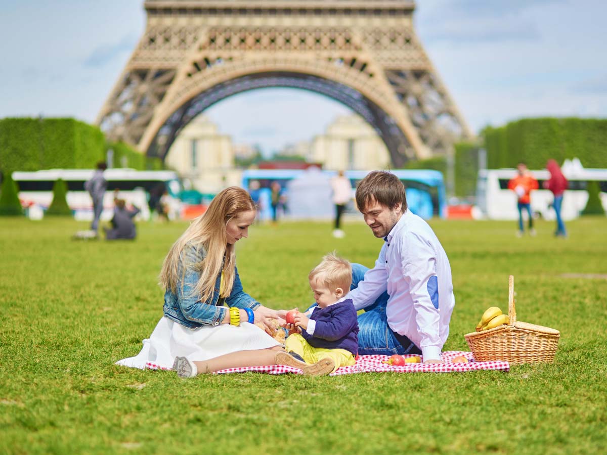 How to Plan The Perfect Picnic in Paris - Dreams in Paris
