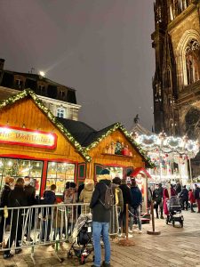 17 Interesting French Christmas Traditions You Should Know - Dreams in ...