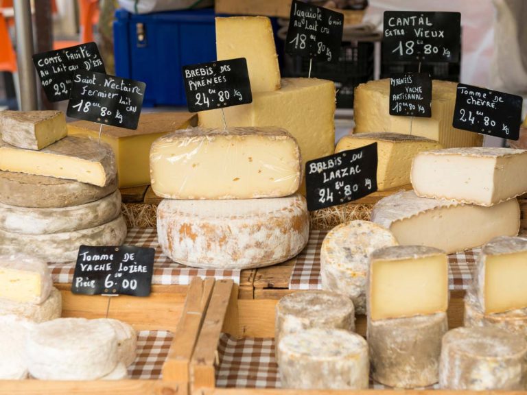 19 Best Souvenirs From Paris That Will Remind You of Your Trip - Dreams ...