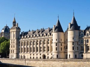 17 Most Famous Buildings In Paris You Should See - Dreams in Paris