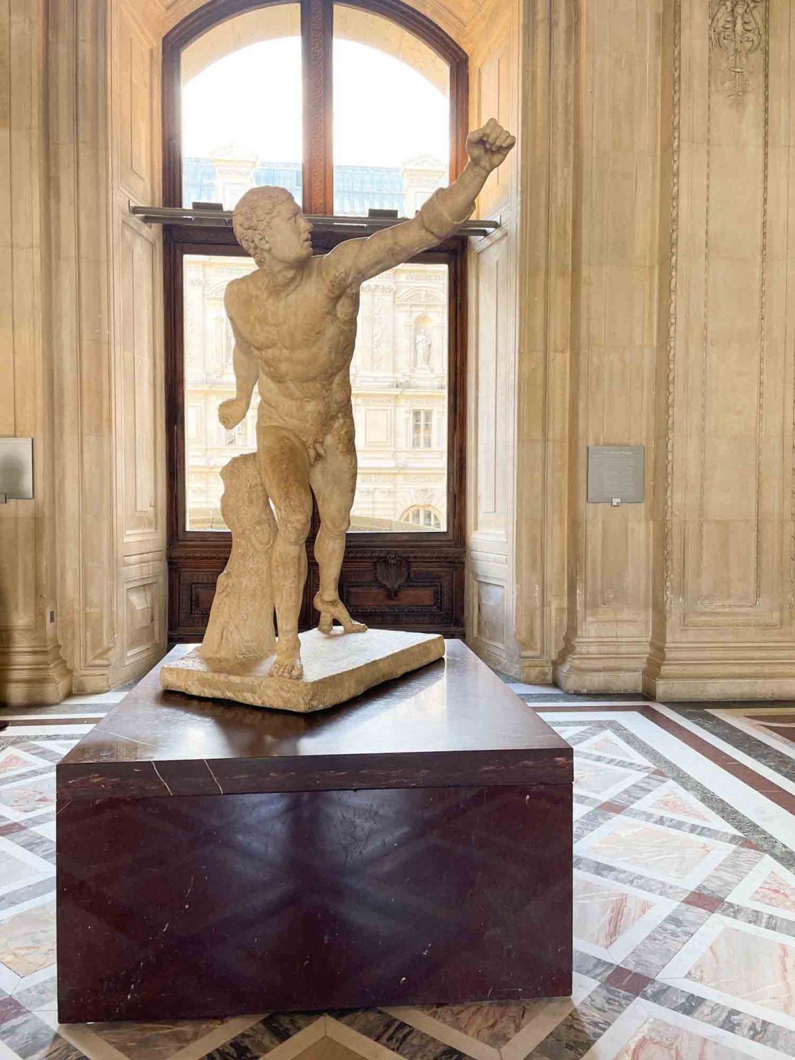 17 Most Famous Sculptures In The Louvre Museum You Shouldn't Miss ...