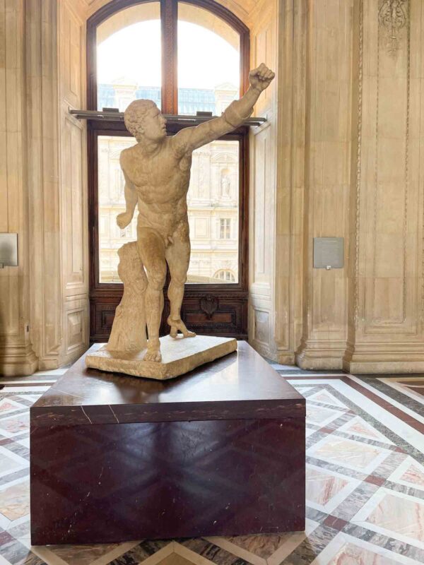 17 Most Famous Sculptures In The Louvre Museum You Shouldn't Miss ...