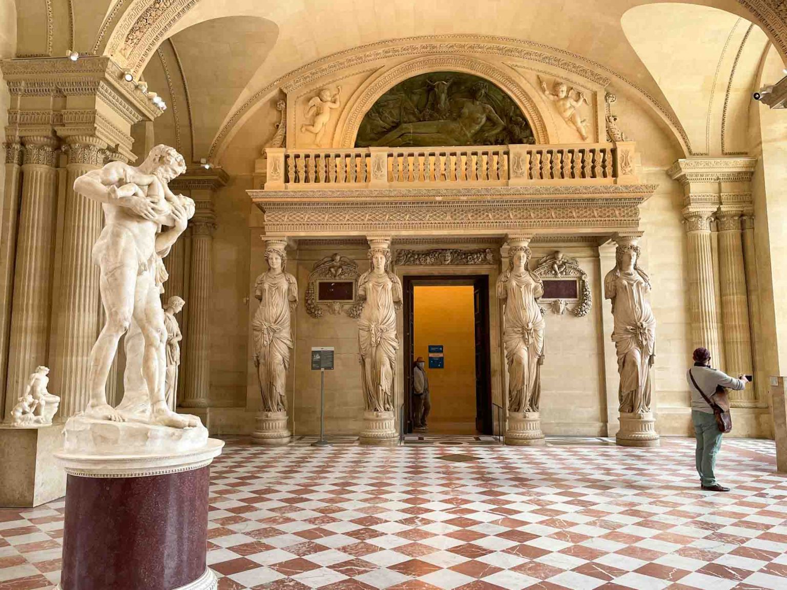 17 Most Famous Sculptures In The Louvre Museum You Shouldn't Miss ...