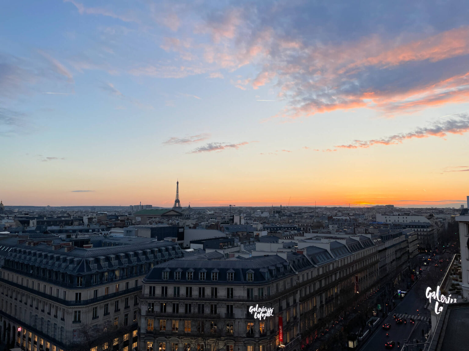 Dreams in Paris - Your Ultimate Travel Guide to Paris